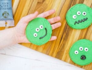 Super Cute Toy Story Alien Cookies Tutorial - Jinxy Kids